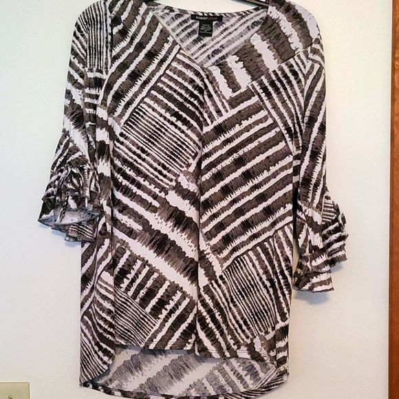 Robert Louis | Tops | Robert Louis Black And White Bell Sleeve Blouse ...